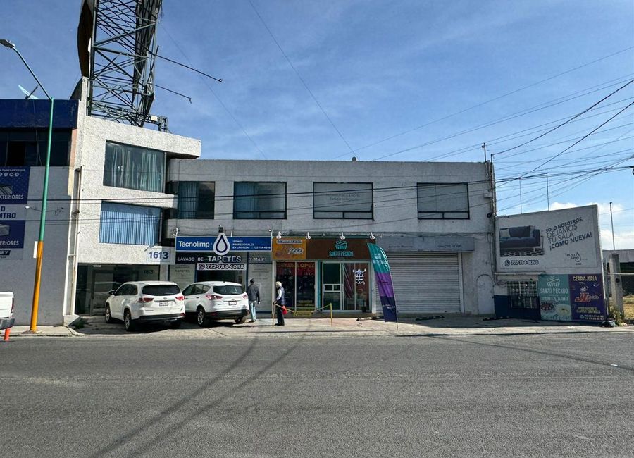 EN VENTA… Edificio Ubicado a ½ cuadra de Av. Las Torres (junto a Chevy ...