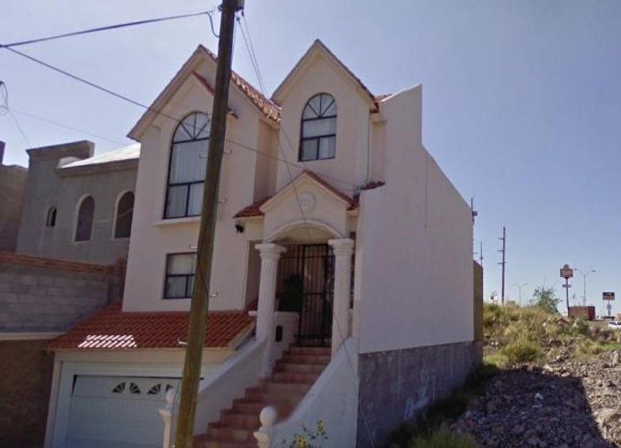 HERMOSA CASA UBICADA EN: Fuente Trillenium 6206 Power Center Smart ...