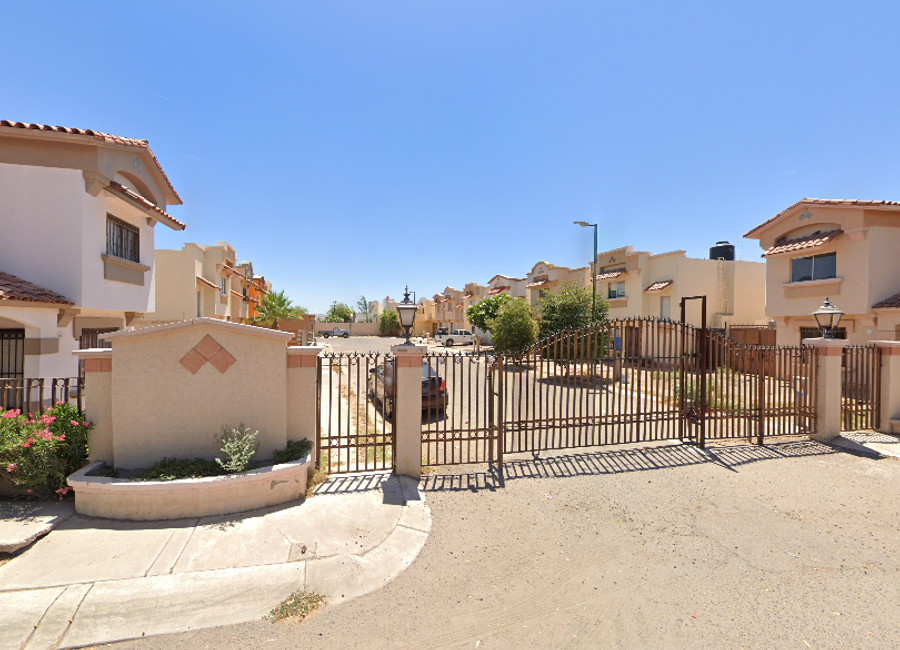 Casa en Venta; REMATE BANCARIO !!; C. Algaba, Fracc. Puerta Real ...