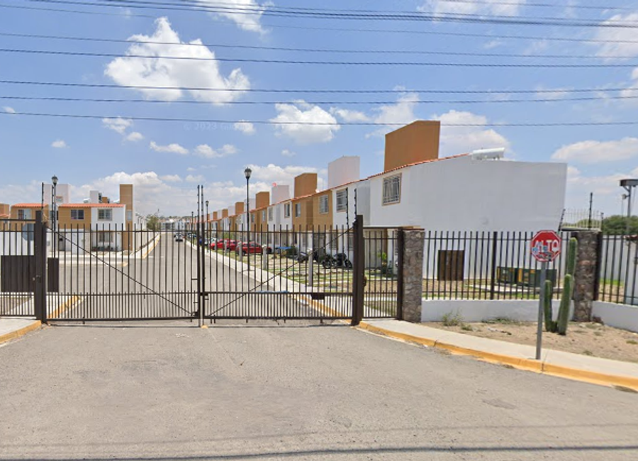 CASA EN VENTA/REMATE EN FRACC. EDUARDO LOARCA CASTILLO, QUERÉTARO ...