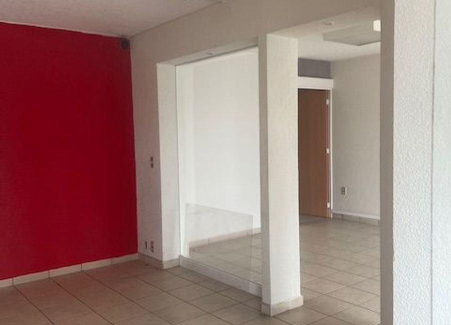 En RENTA edificio sobre avenida comercial en Cuernavaca, Morelos. | Lamudi.com.mx