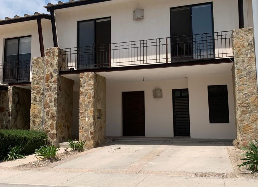 Casa con Hermosa Vista a Club de Golf en Zibatá | Lamudi.com.mx