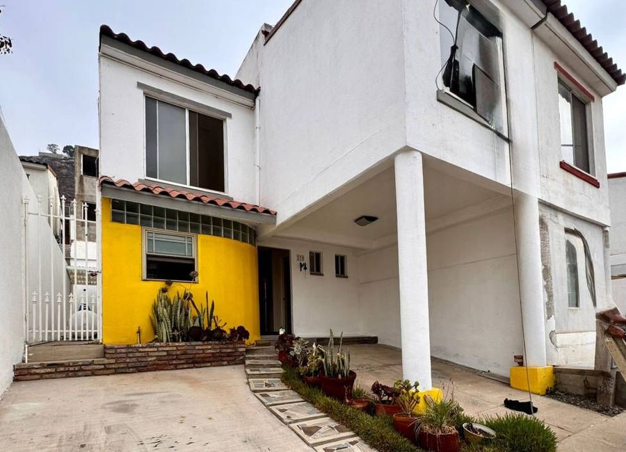 Casa en renta | Ubicación privilegiada detrás de Costco | Vista Hermosa ...