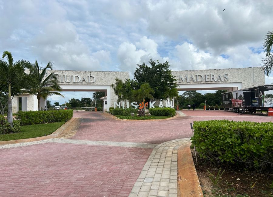 Terreno en Ciudad Maderas Península 1a. sección Mérida Yucatán Méx ...