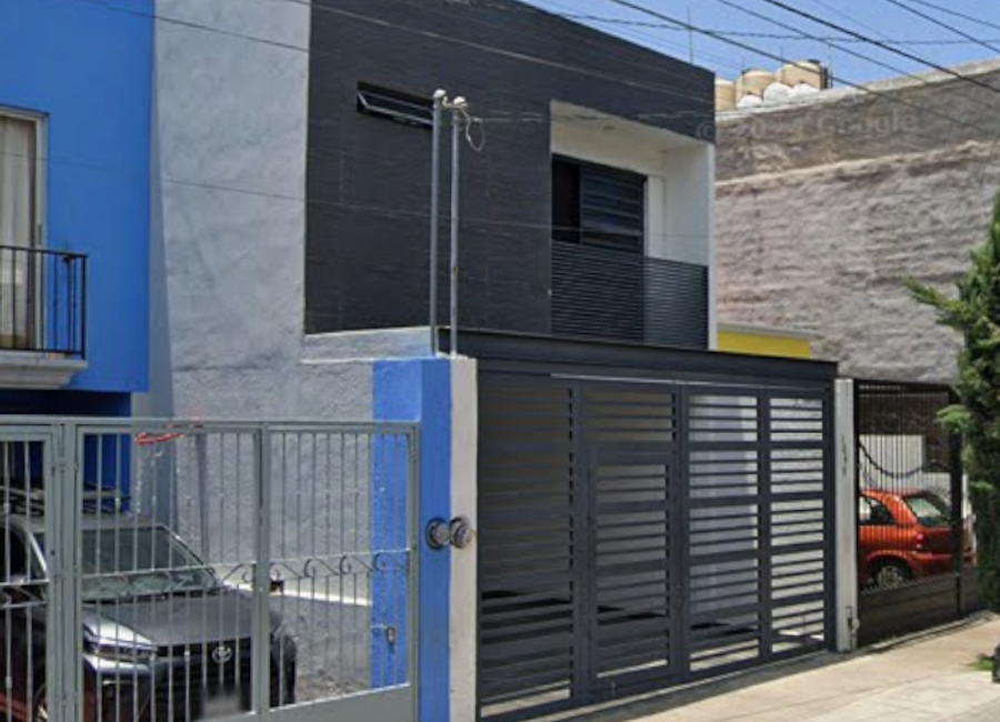 VENTA DE CASA ADALVERTO NAVARRO SANCHEZ 1065 COL LOS ARRAYANES CP 44766 ...