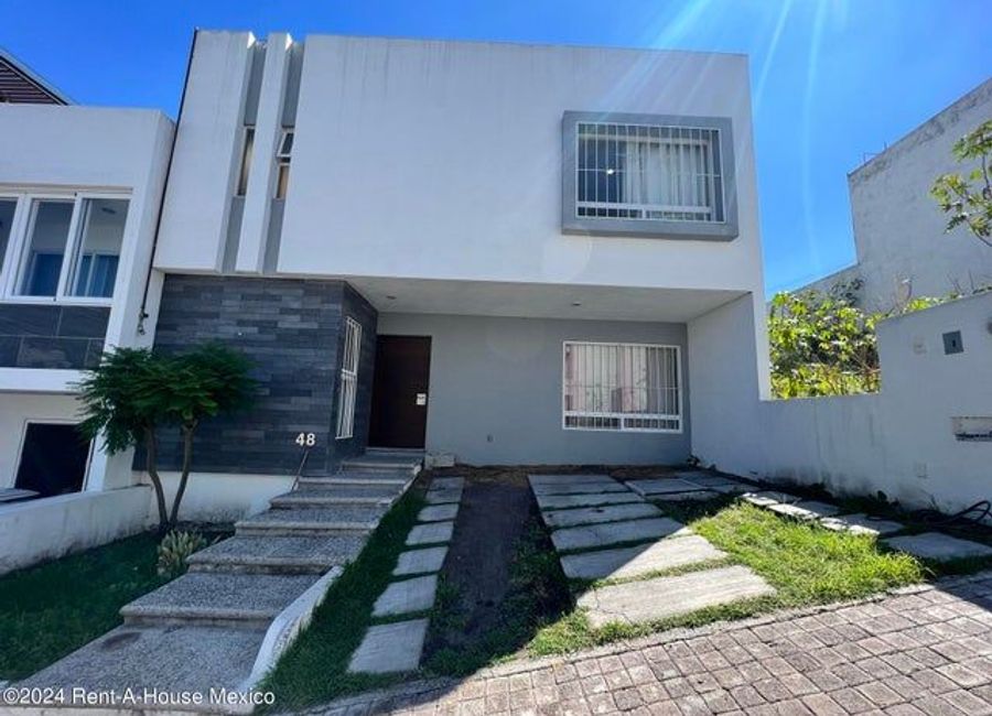 VENTA. Casa con estudio y 3 recámaras, Punta Esmeralda | Lamudi.com.mx