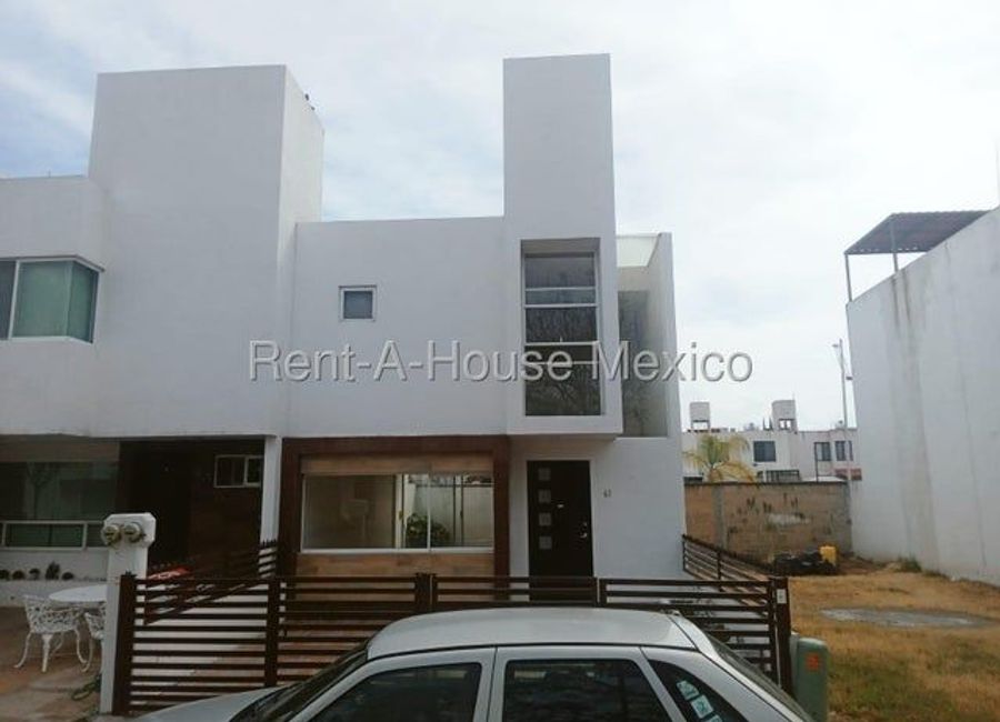 Vendo casa en privada de sonterra 3 recamaras 3 baños 2 autos | Lamudi.com.mx