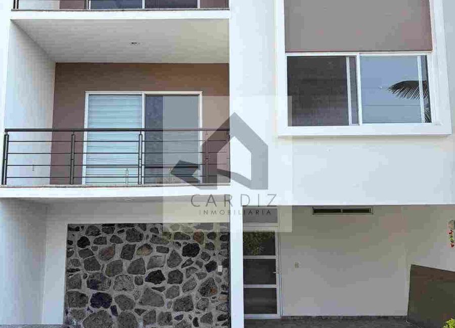 Casa sola con alberca dentro de privada | Lamudi.com.mx