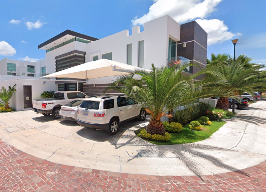 CORNER HOUSE, EXCELLENT PRICE IN JURIQUILLA, QUERETARO, FORECLOSURE ...