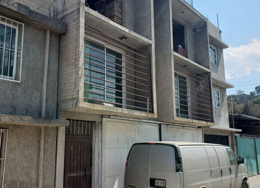 EDIFICIO con 4 DEPARTAMENTOS Y 8 ESTACIONAMIENTOS | Lamudi.com.mx