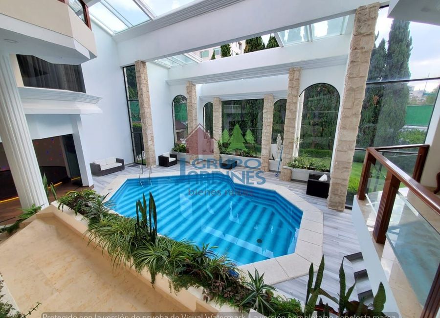 Majestuosa Con Alberca Techada Doble Terreno | Lamudi.com.mx