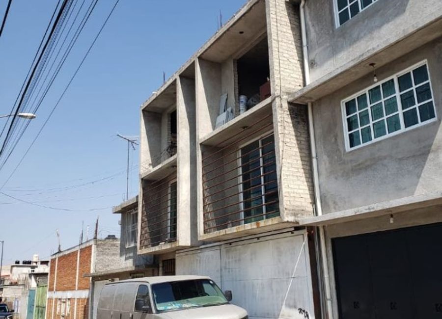 EDIFICIO con 4 DEPARTAMENTOS Y 8 ESTACIONAMIENTOS | Lamudi.com.mx